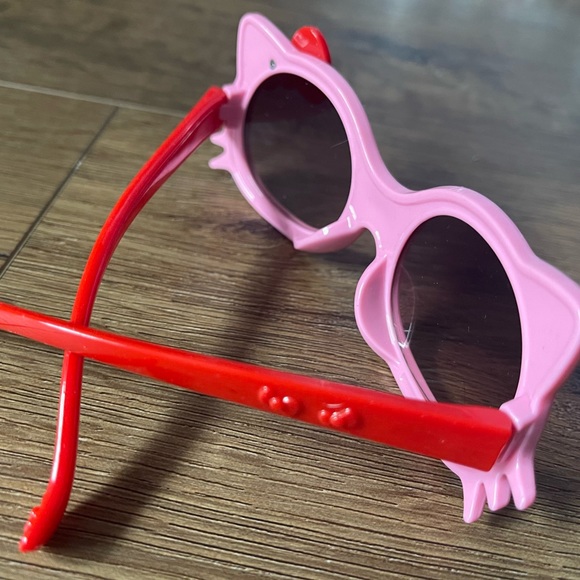Sanrio | Accessories | Sanrionwt Childrens Hello Kitty Sunglasses And ...